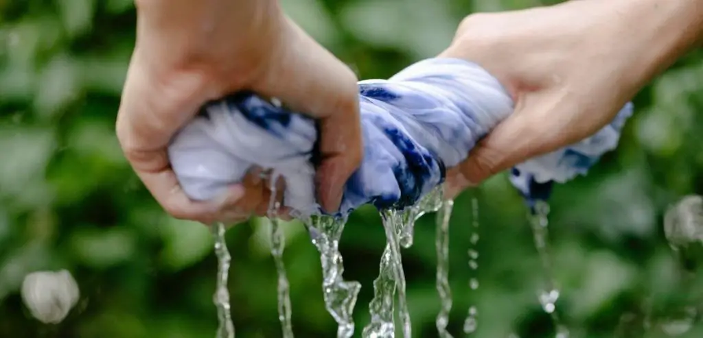 9 Benefits Of Separating Whites And Colored Clothes When Doing Laundry ...